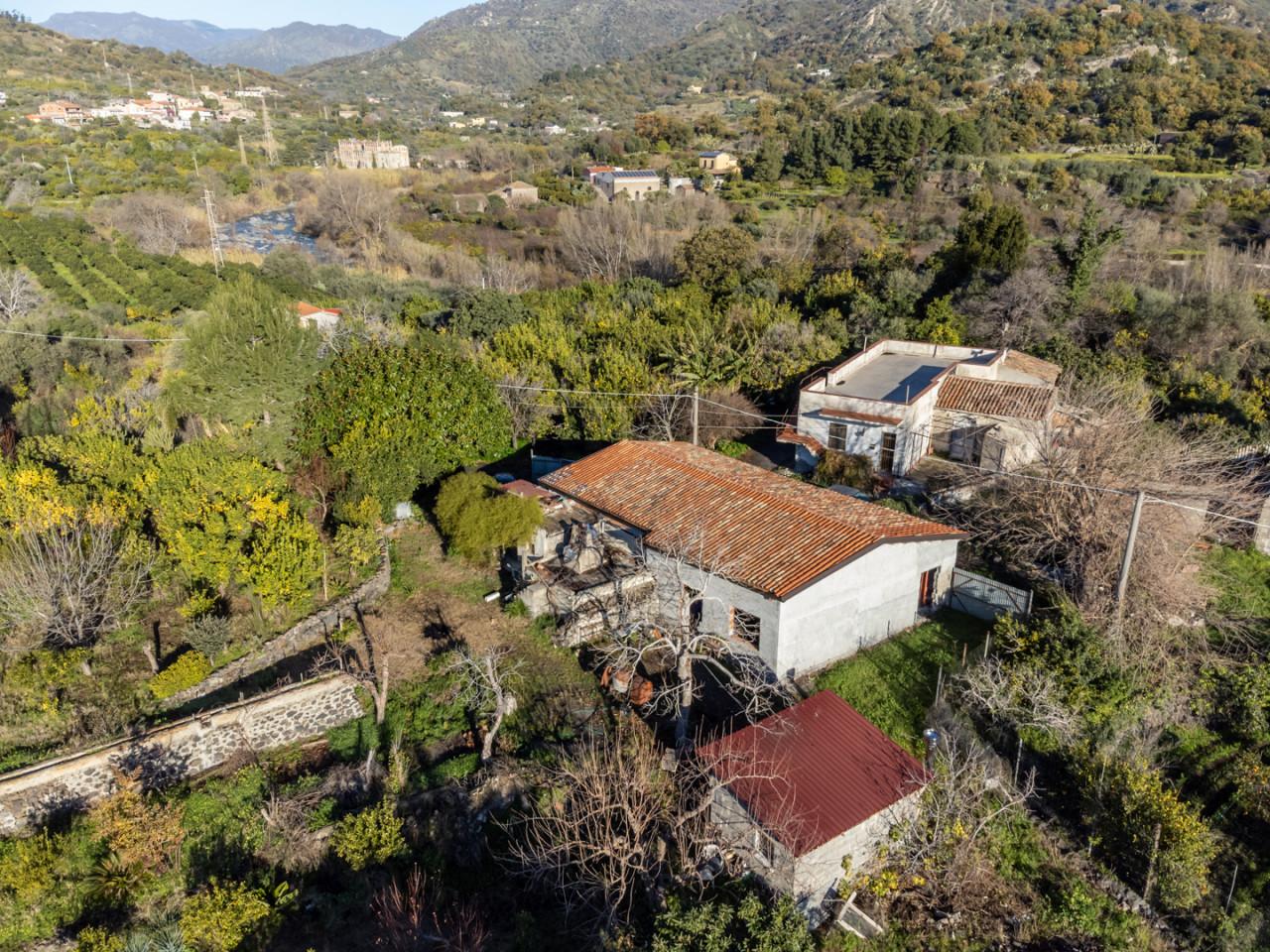 Casa indipendente in vendita a Castiglione Di Sicilia