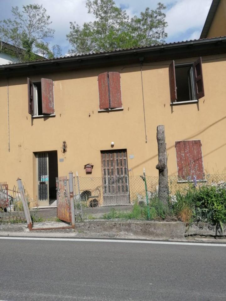 Casa indipendente in vendita a San Benedetto Val Di Sambro