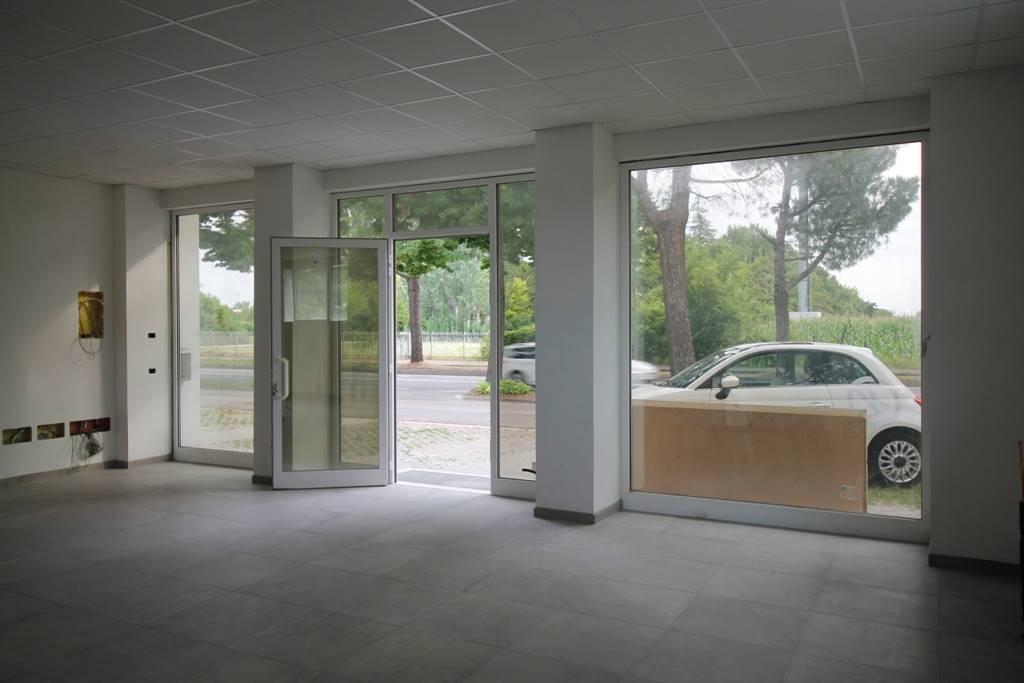 Negozio in vendita a Forli'