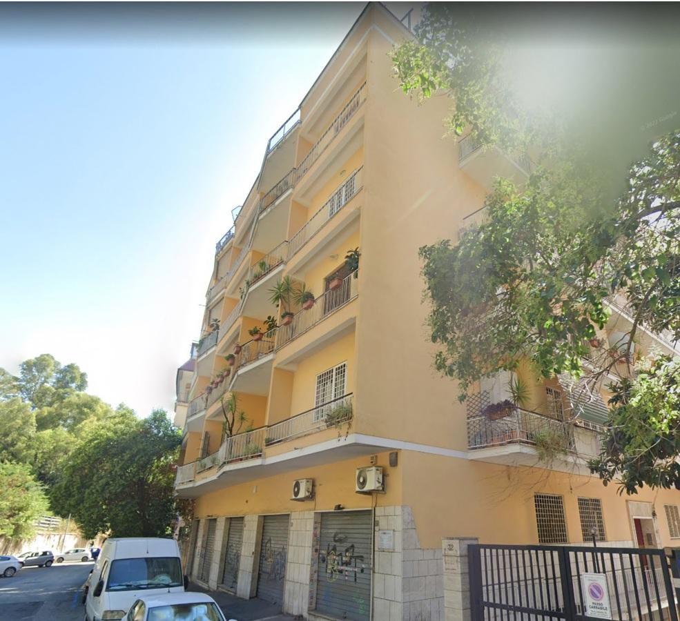 Negozio in affitto a Roma