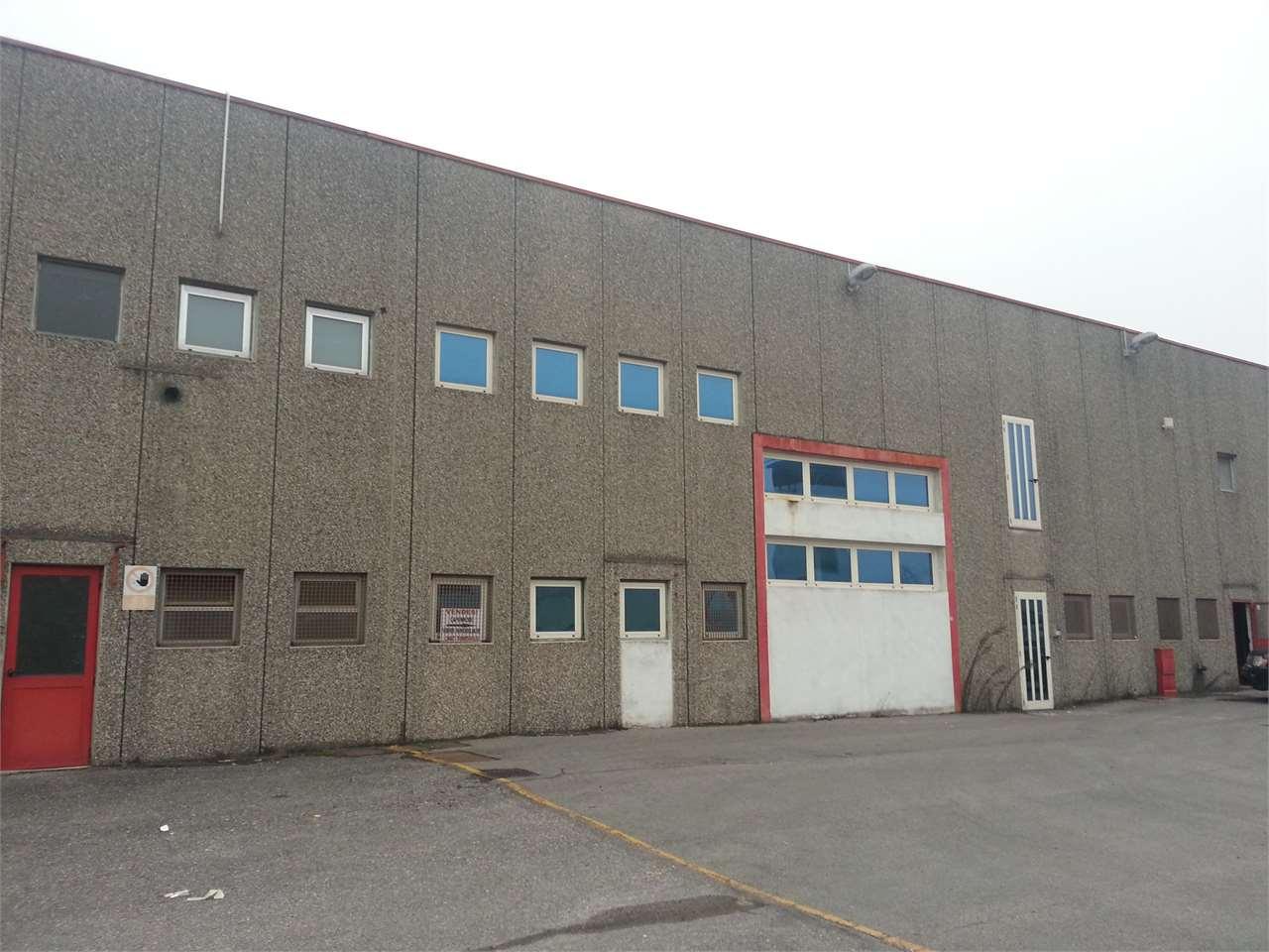 Capannone in vendita a Mornico Al Serio