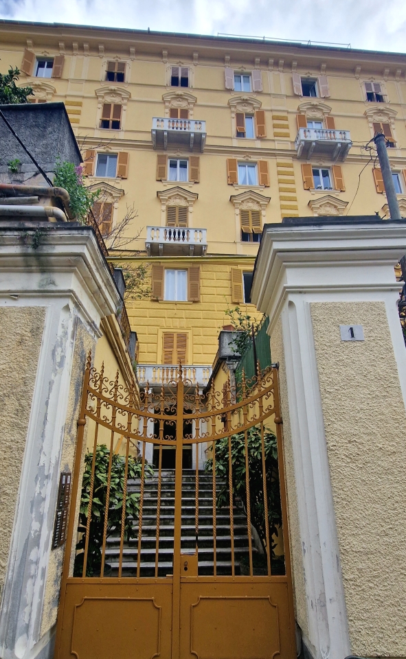 Appartamento in Via Fossato di San Nicolò, Genova