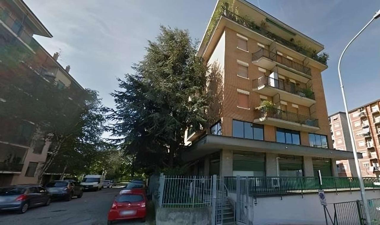 Negozio in vendita a Monza