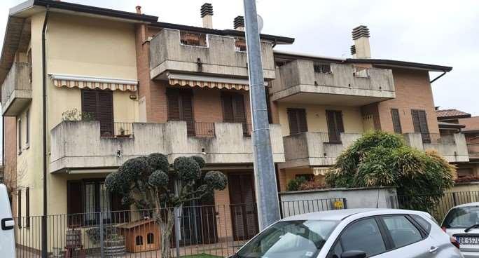 Appartamento in vendita a Besana In Brianza