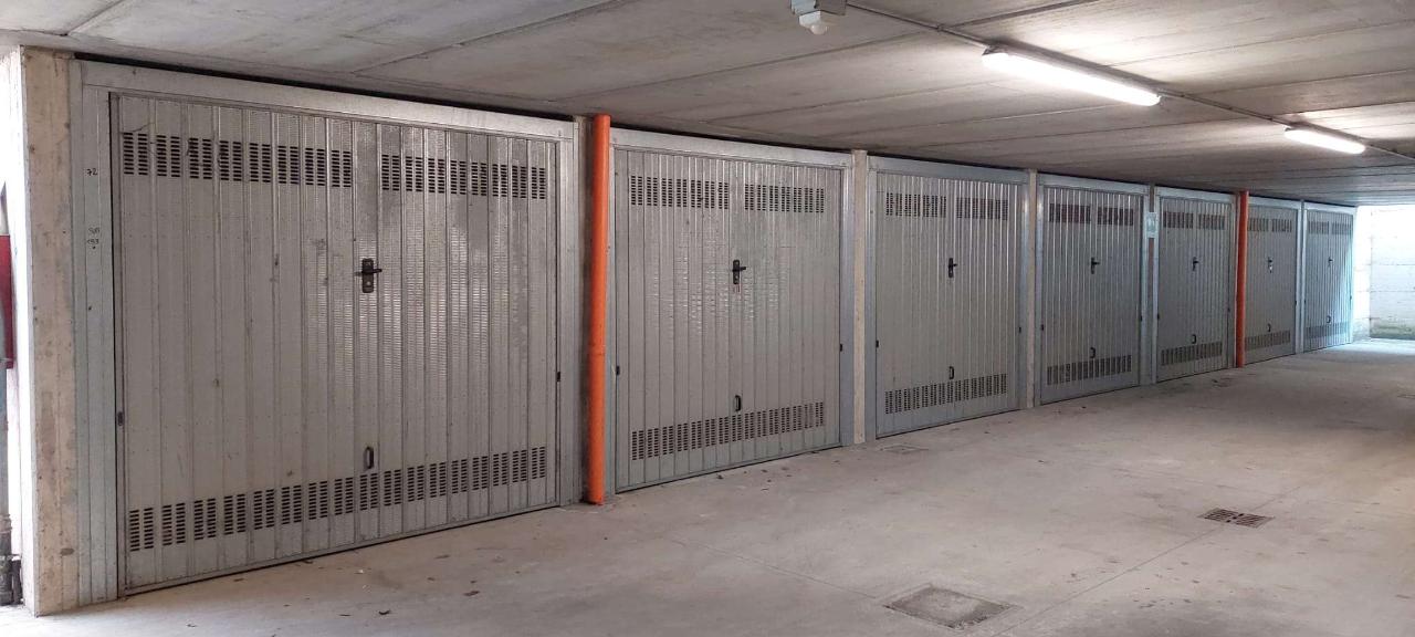 Garage - Posto auto in vendita a Villasanta