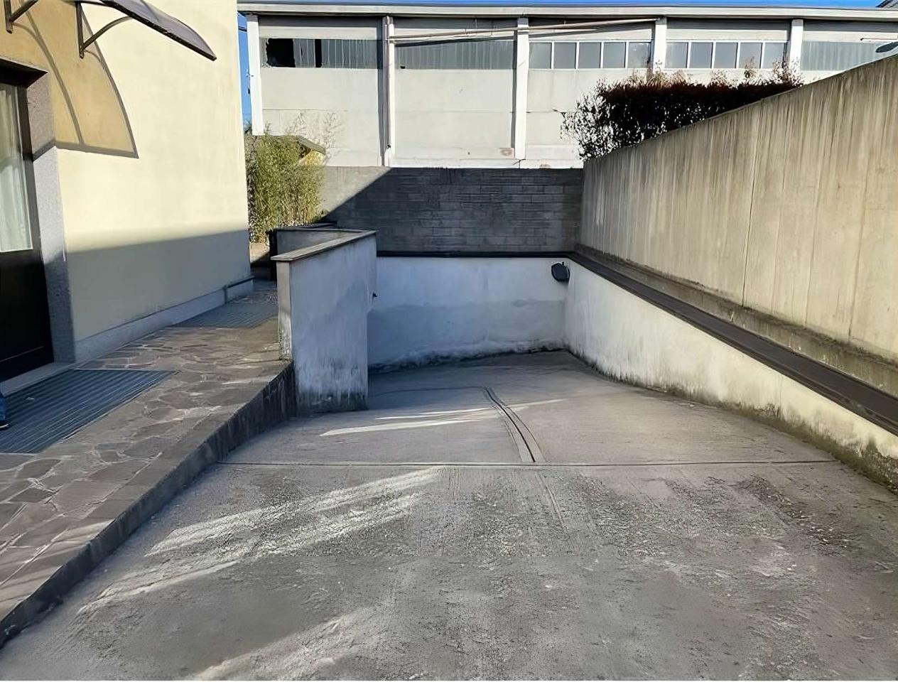 Garage - Posto auto in vendita a Cernusco Sul Naviglio