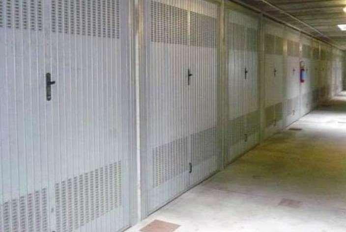 Garage - Posto auto in vendita a Milano