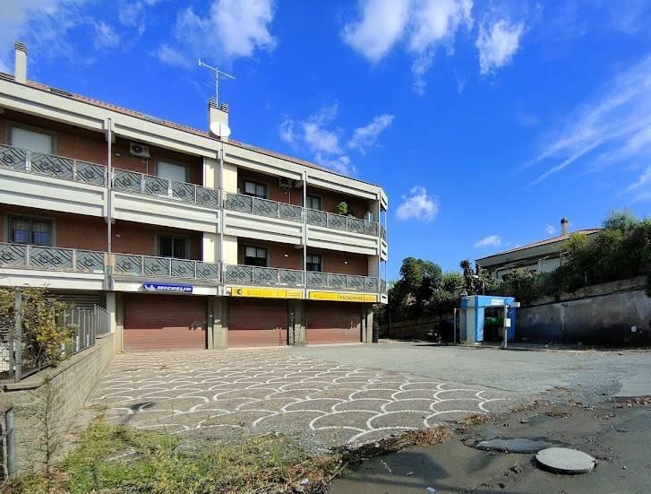 Locale commerciale in vendita a Albano Laziale