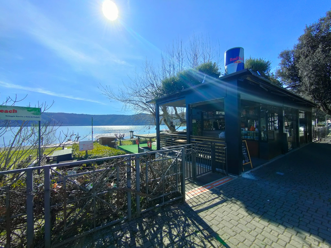 Locale commerciale in vendita a Castel Gandolfo