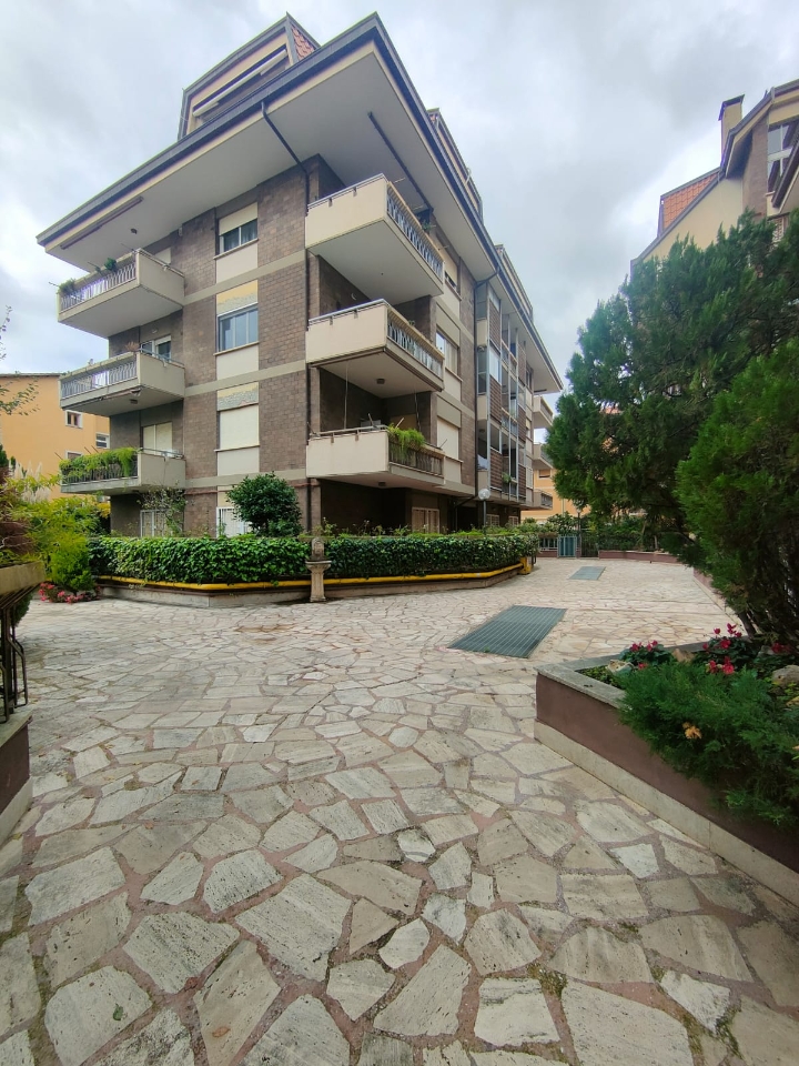 Appartamento in vendita a Grottaferrata