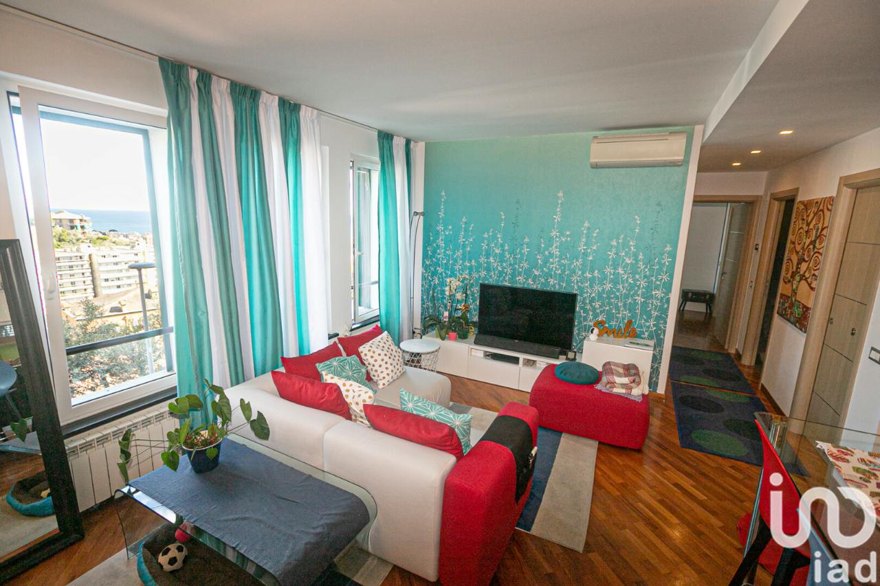 Appartamento in Via degli Iris 111, Genova
