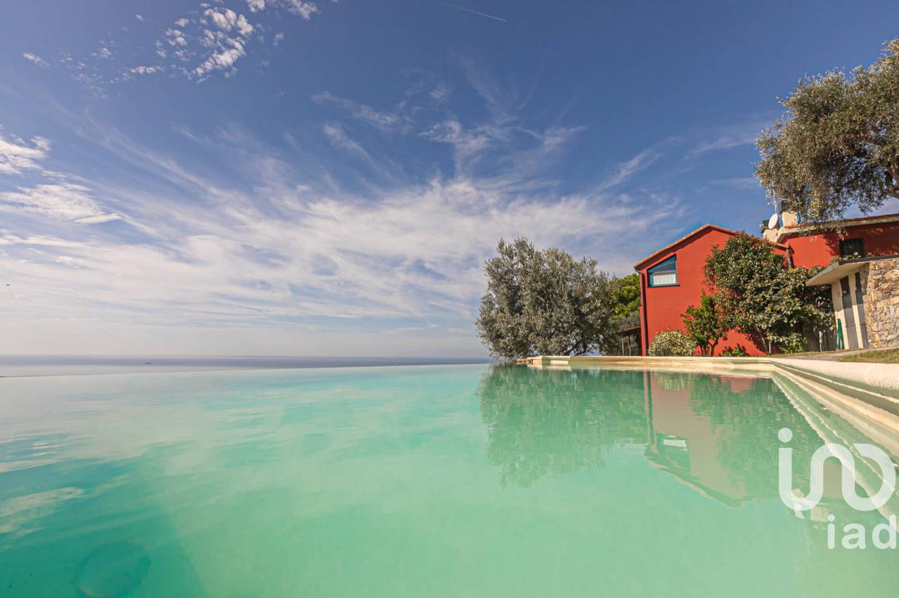 Villa in vendita a Genova