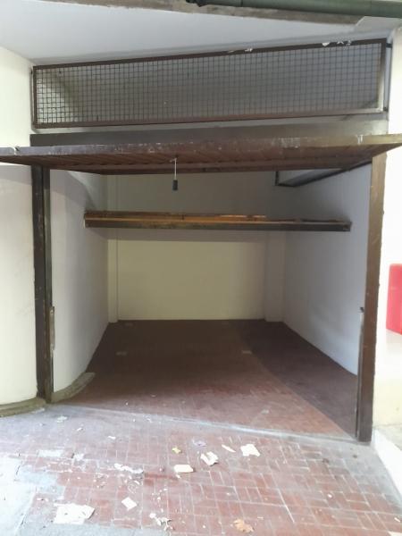 Parcheggio chiuso in affitto a Firenze