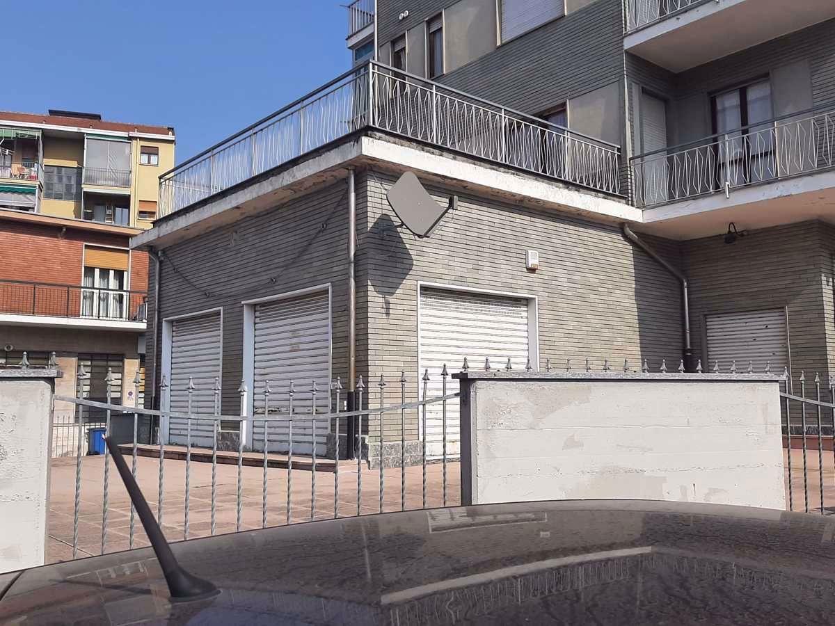 Negozio in affitto a Moncalieri