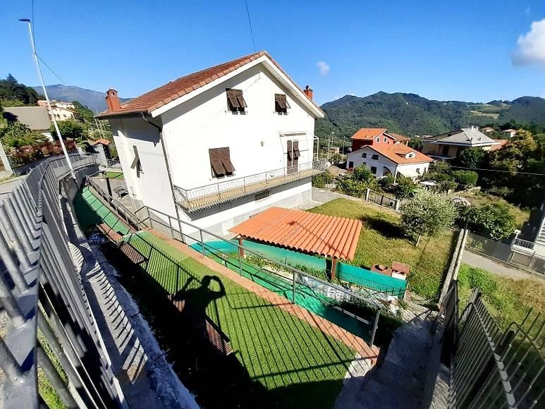 Villa in vendita a Lumarzo