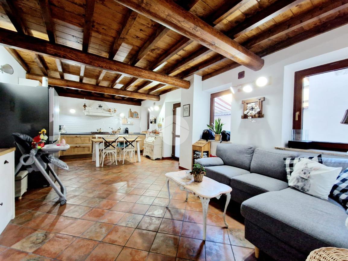 Casa indipendente in vendita a Gassino Torinese