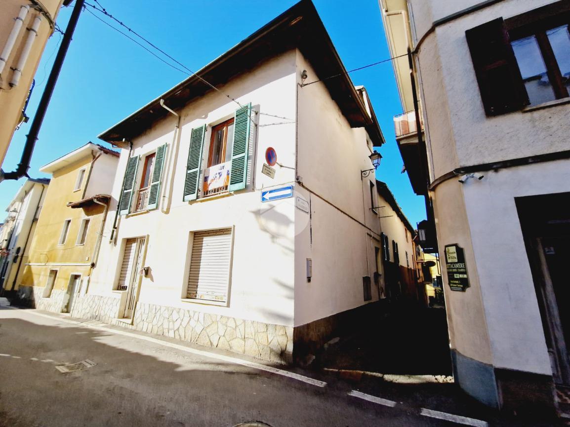 Casa indipendente in vendita a Gassino Torinese