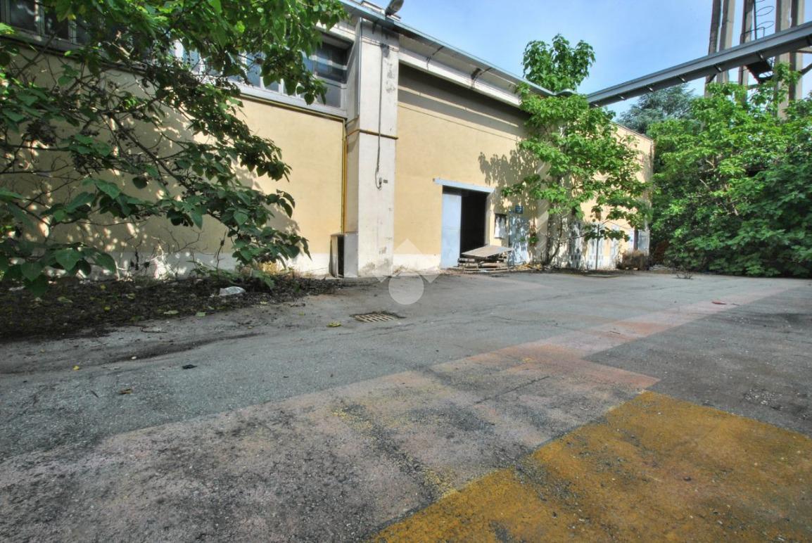 Capannone in vendita a Vercelli