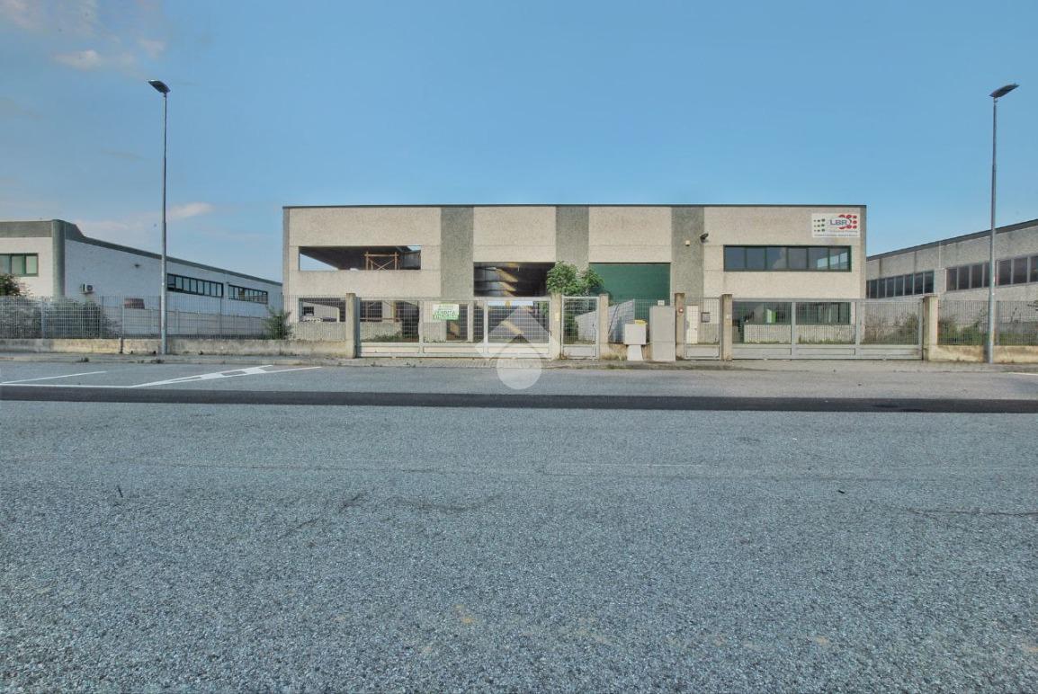 Capannone in vendita a Rondissone