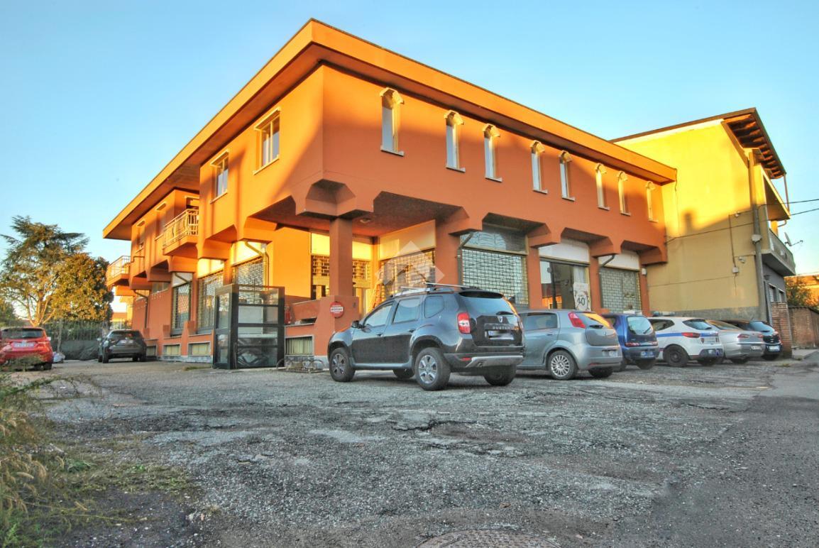 Negozio in affitto a Chivasso