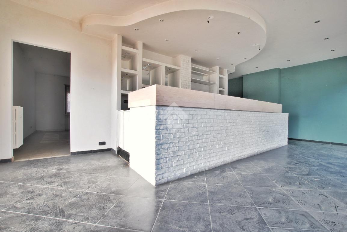 Negozio in affitto a Caluso