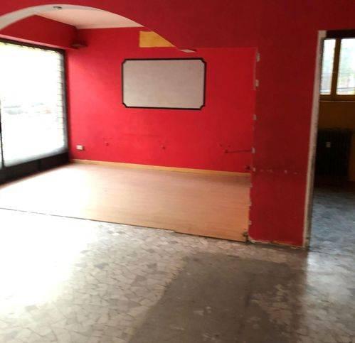 Locale commerciale in affitto a Busto Arsizio
