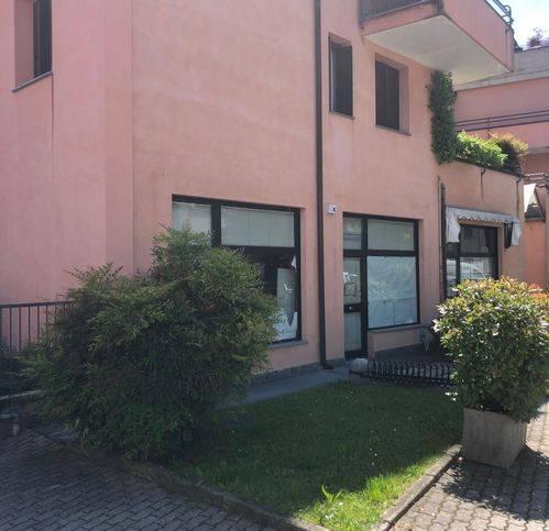 Locale commerciale in vendita a Mariano Comense