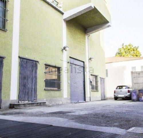 Capannone in vendita a Fagnano Olona