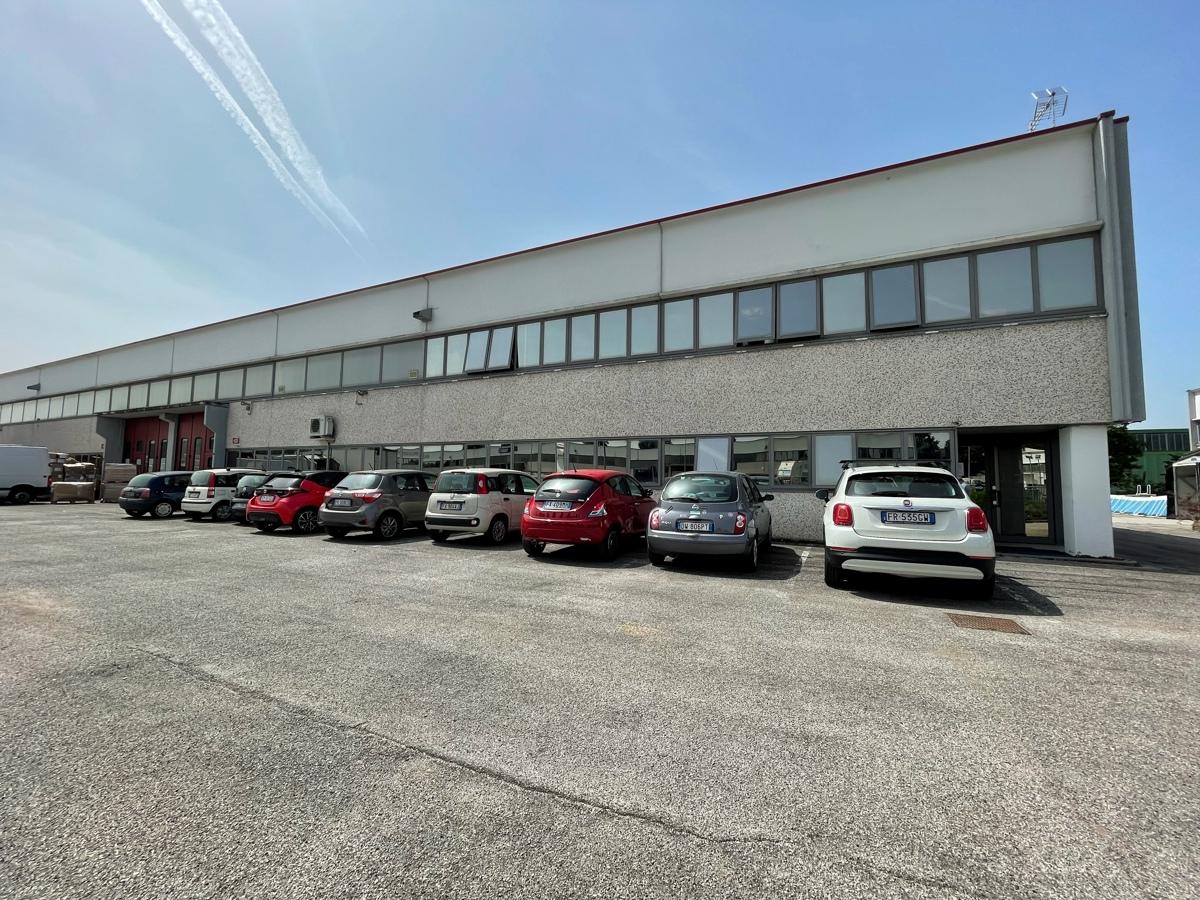 Capannone in vendita a Granarolo Dell'Emilia