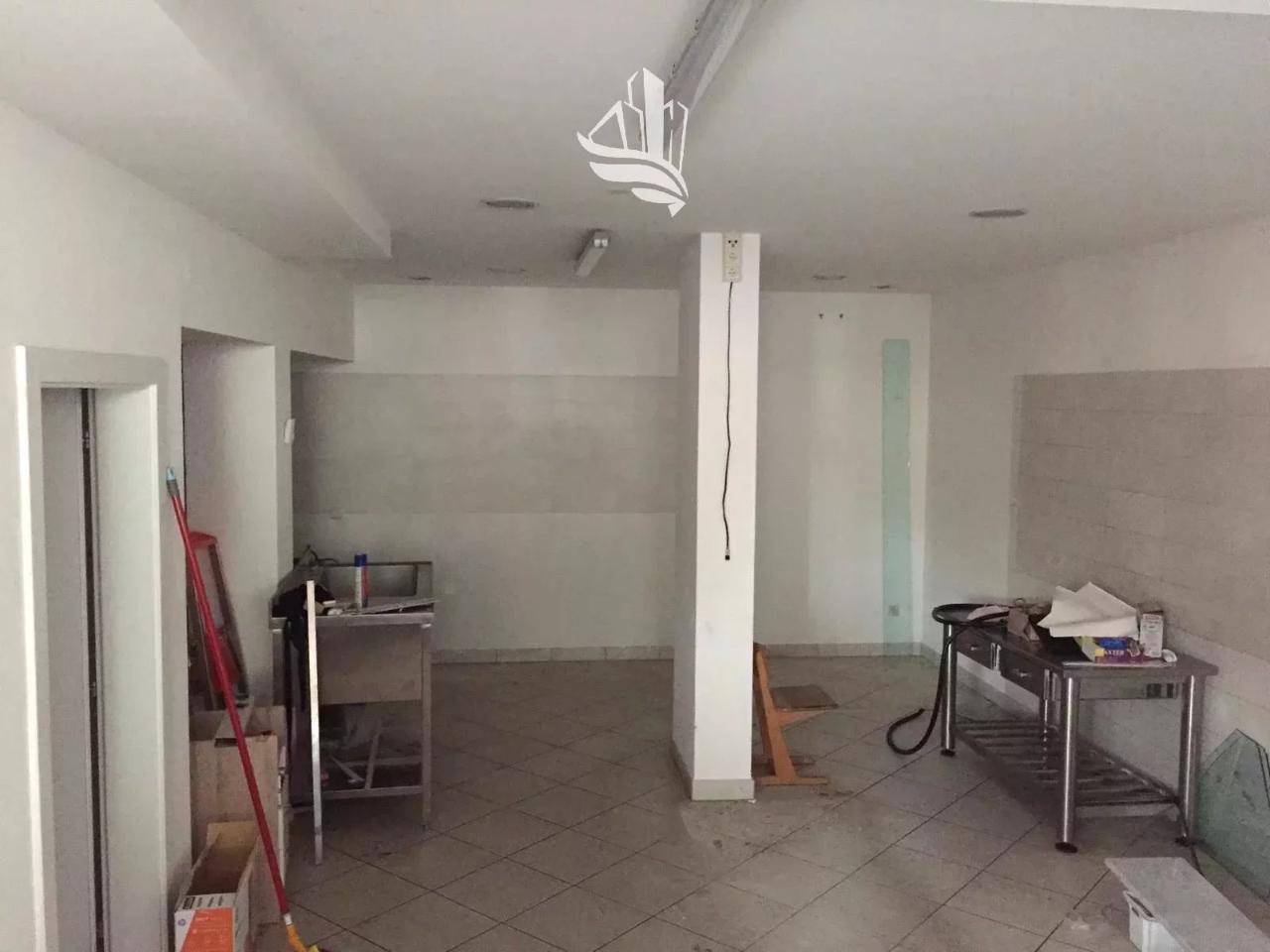 Locale commerciale in vendita a Ora