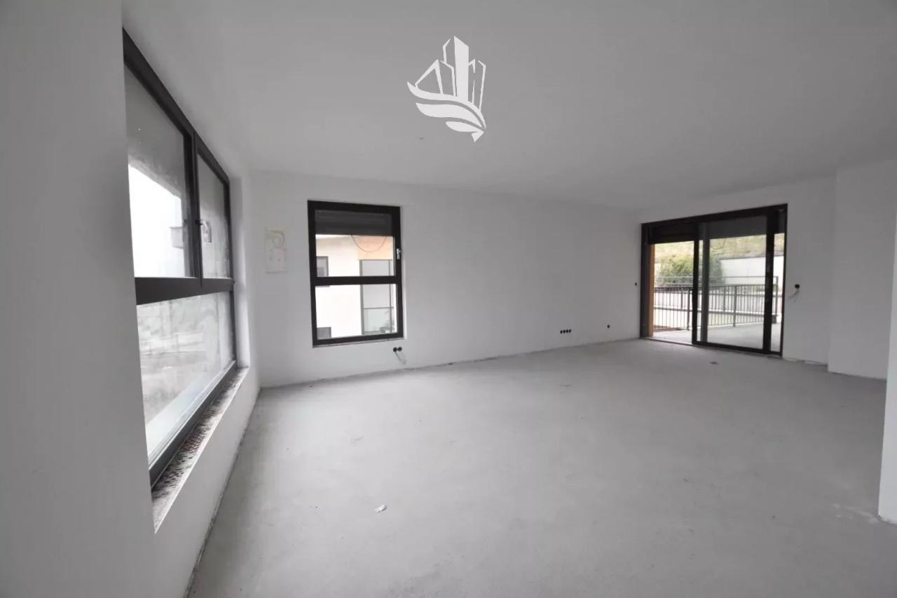 Quadrilocale, Caldaro sulla strada del vino