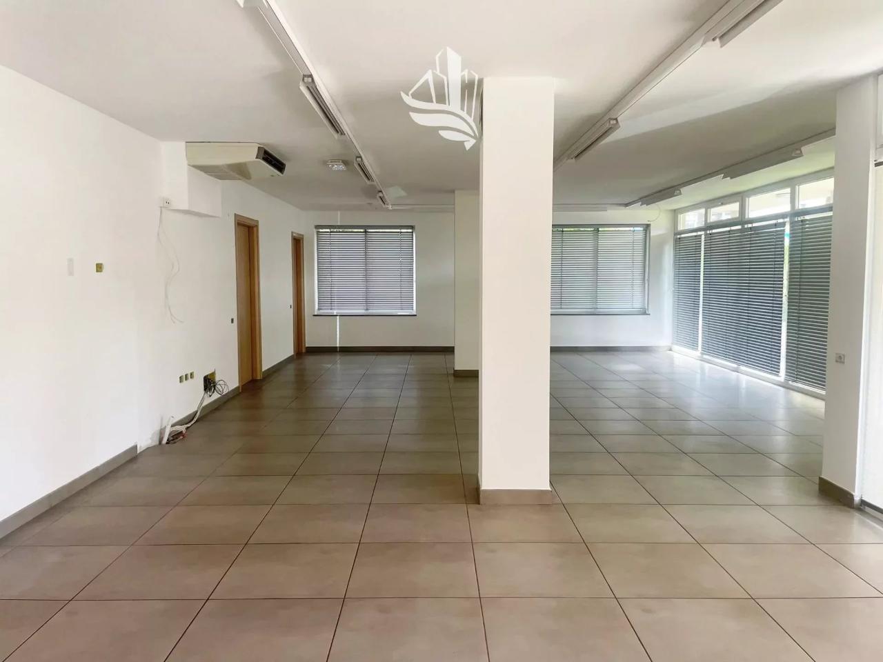 Locale commerciale in affitto a Egna