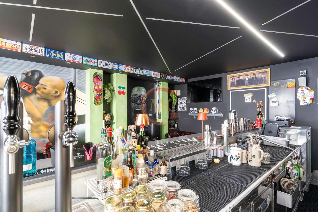 Bar in vendita a Nago Torbole