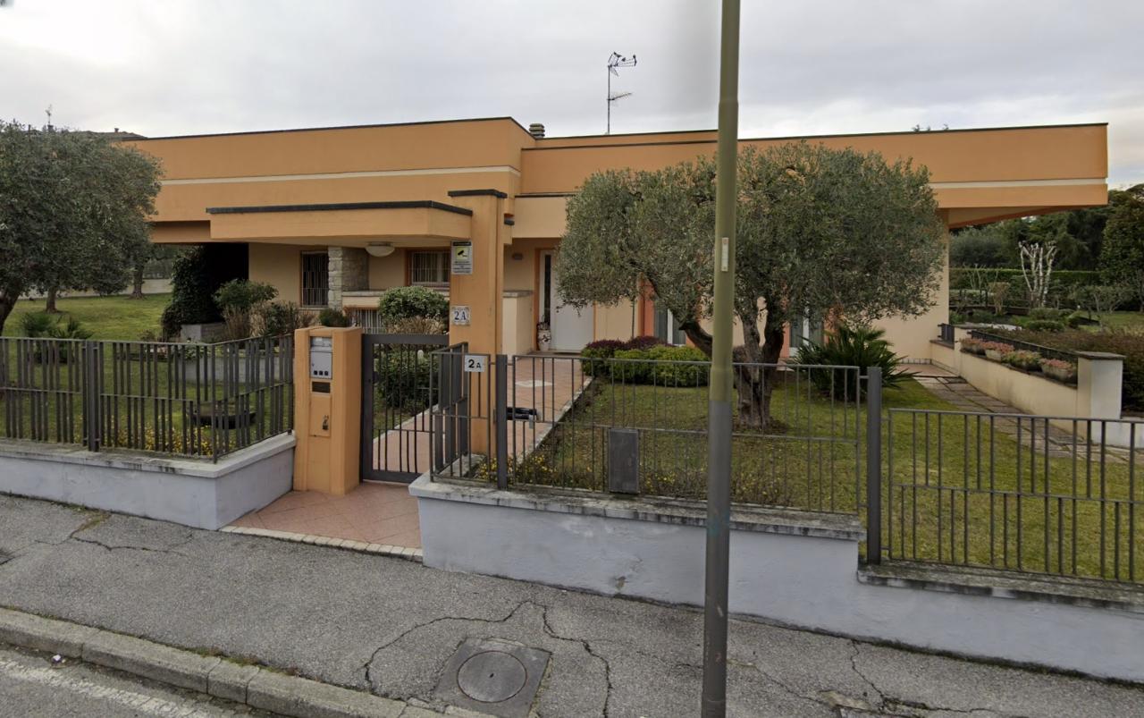 Villa in vendita a Desenzano Del Garda