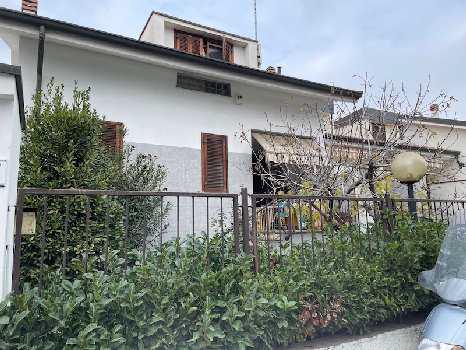 Villa bifamiliare in vendita a Brugherio