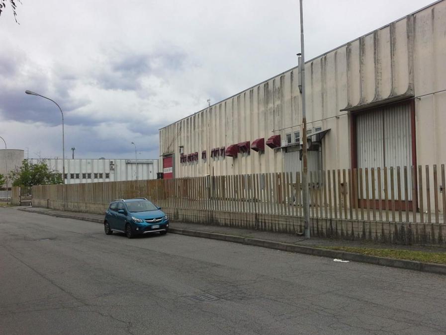 Capannone in vendita a Limbiate