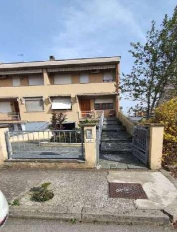 Villa bifamiliare in vendita a Borgonovo Val Tidone