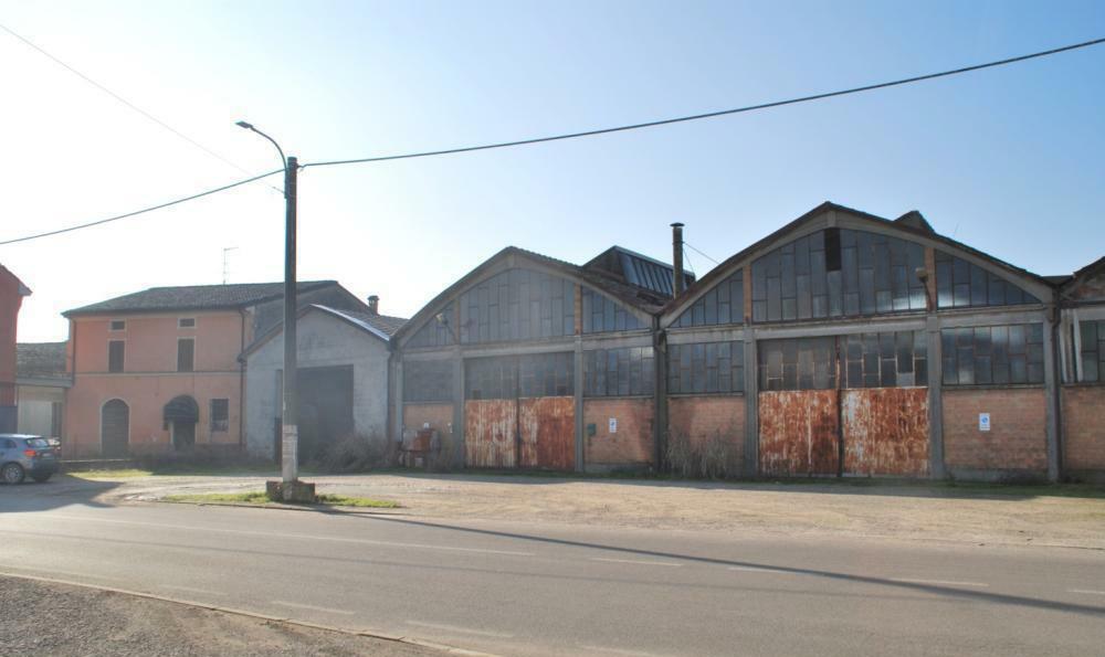 Capannone in vendita a Scandolara Ravara