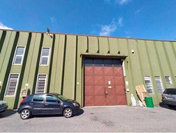 Capannone in vendita a Locate Di Triulzi