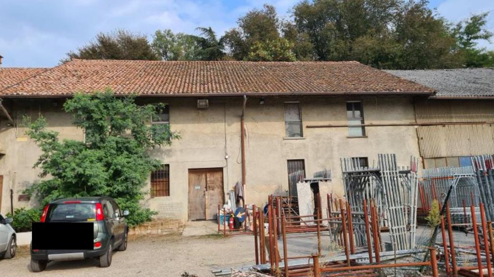 Magazzino in vendita a Torre D'Isola