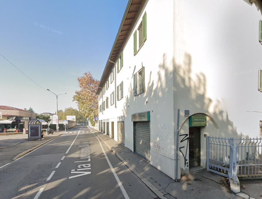 Negozio in vendita a Monza