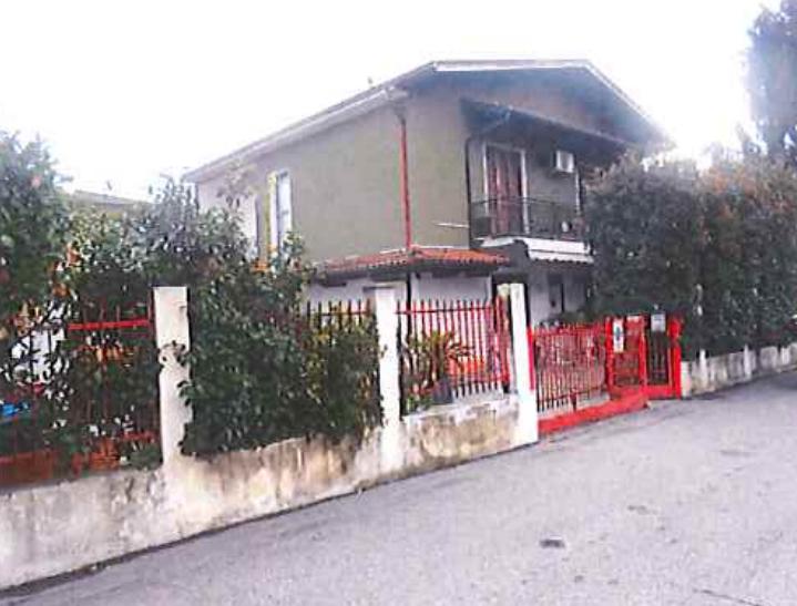 Casa indipendente in vendita a Crespiatica
