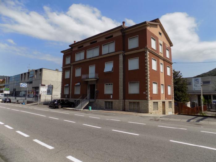 Negozio in vendita a Albino