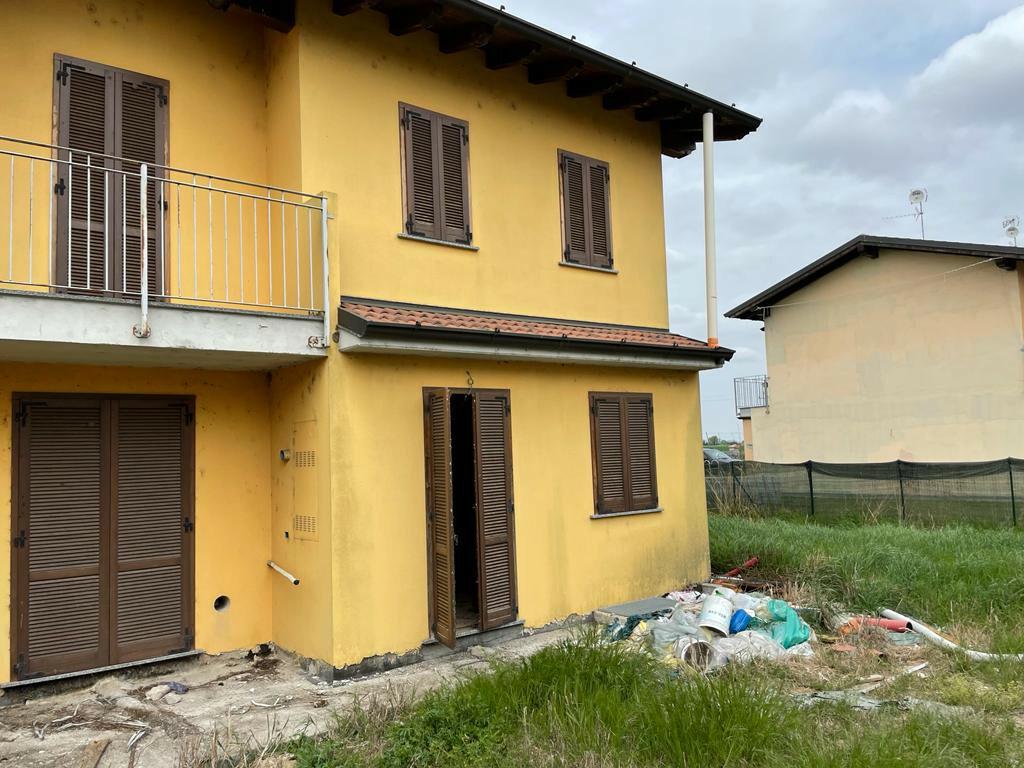 Villa bifamiliare in vendita a Torre De' Picenardi