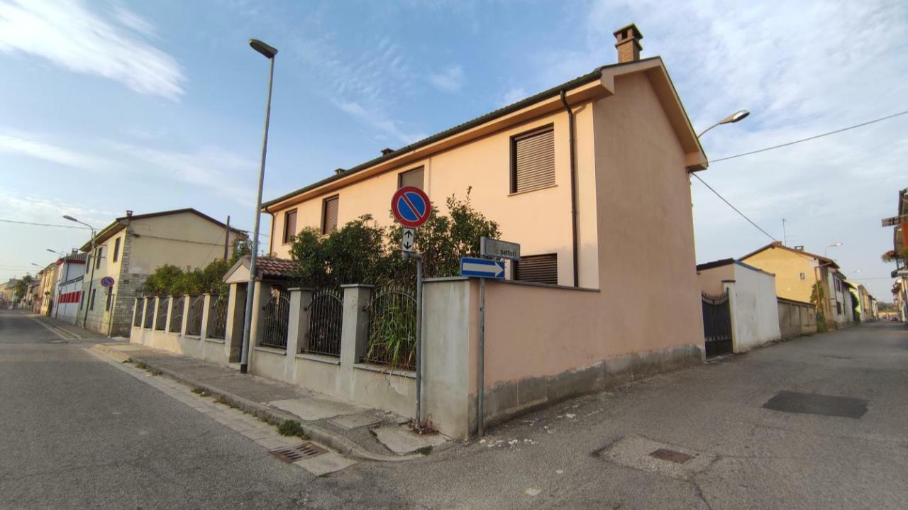 Villa in vendita a Lomello
