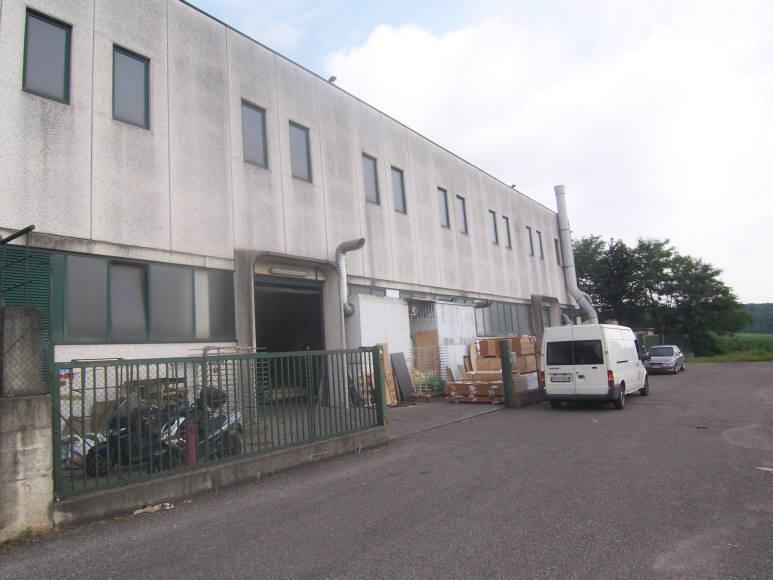 Capannone in vendita a Novedrate