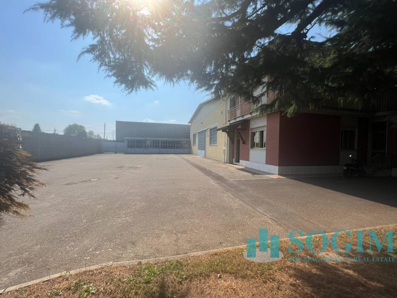 Capannone in vendita a Rovello Porro