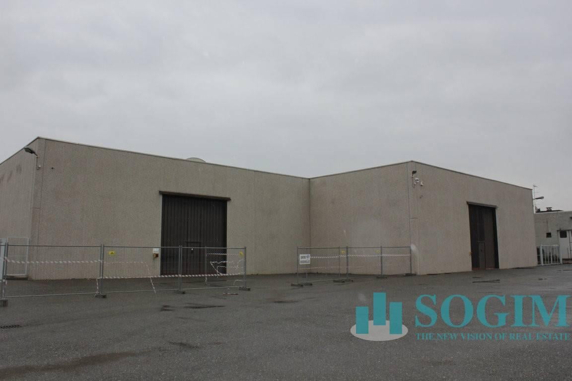 Capannone in affitto a Vertemate Con Minoprio