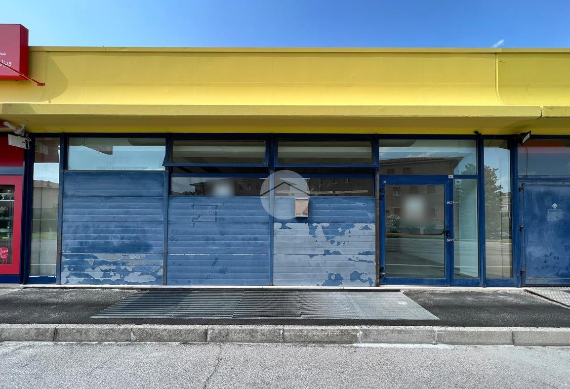 Negozio in affitto a Mazzano