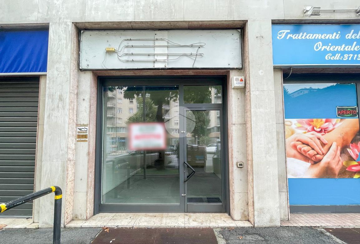 Negozio in affitto a Brescia